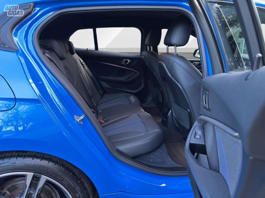 Blue BMW 118 2019 in Kaunas, with an engine capacity of 1.50 L and mileage of 26 thousand km for 25376 €, photo 13 on AUTOMOTO.COM.LV