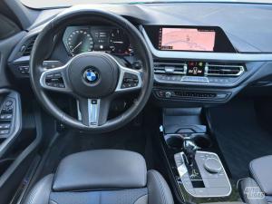 Blue BMW 118 2019 in Kaunas, with an engine capacity of 1.50 L and mileage of 26 thousand km for 25376 €, photo 14 on AUTOMOTO.COM.LV