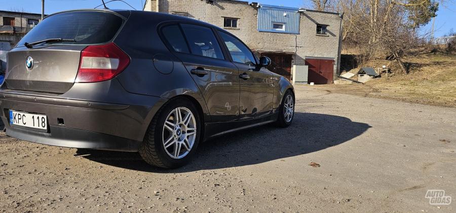 Brūns BMW 118 2005 Viļņa, ar dzinēja tilpumu 2.00 L un nobraukumu 306 tūkst. km par 1700 €, foto 5 vietnē AUTOMOTO.COM.LV