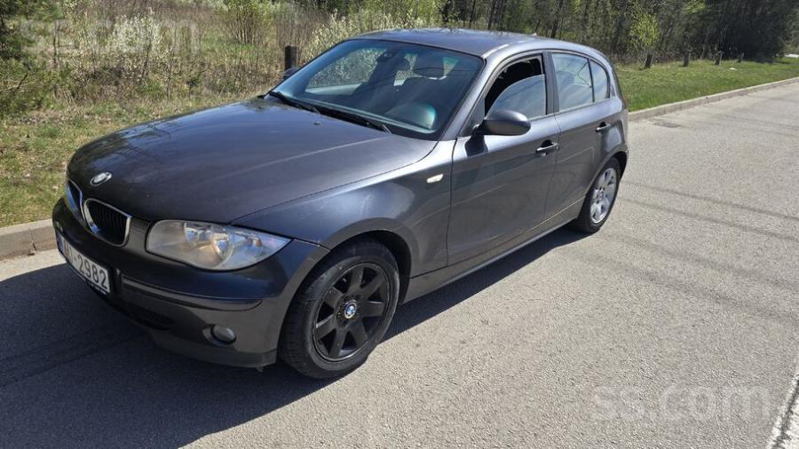 Brown BMW 118 2005 in Riga, with an engine capacity of 2.00 L and mileage of 389 thousand km for 1999 €, photo 1 on AUTOMOTO.COM.LV