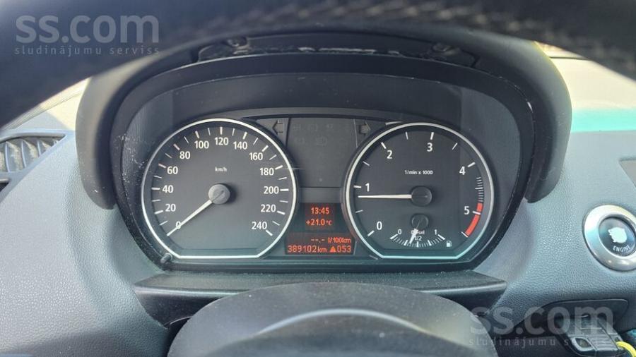 Brown BMW 118 2005 in Riga, with an engine capacity of 2.00 L and mileage of 389 thousand km for 1999 €, photo 12 on AUTOMOTO.COM.LV
