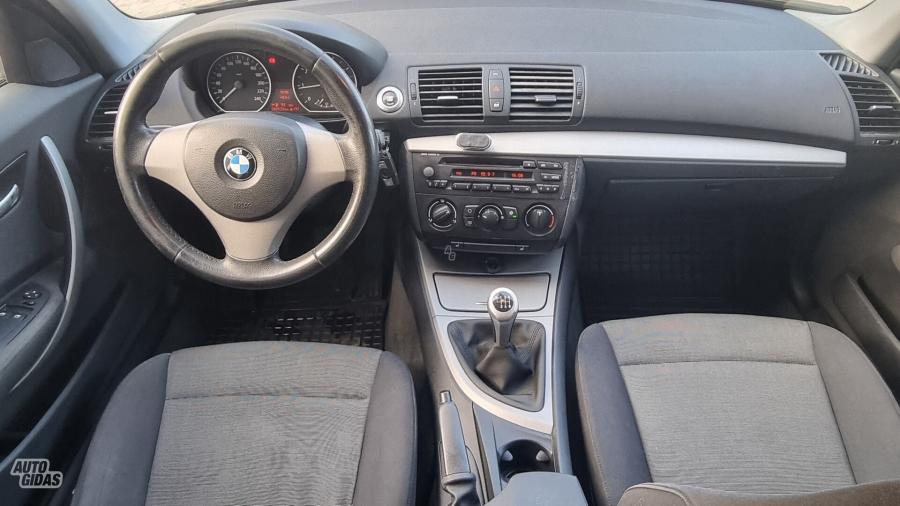 Brūns BMW 118 2006 Viļņa, ar dzinēja tilpumu 2.00 L un nobraukumu 280 tūkst. km par 1900 €, foto 12 vietnē AUTOMOTO.COM.LV
