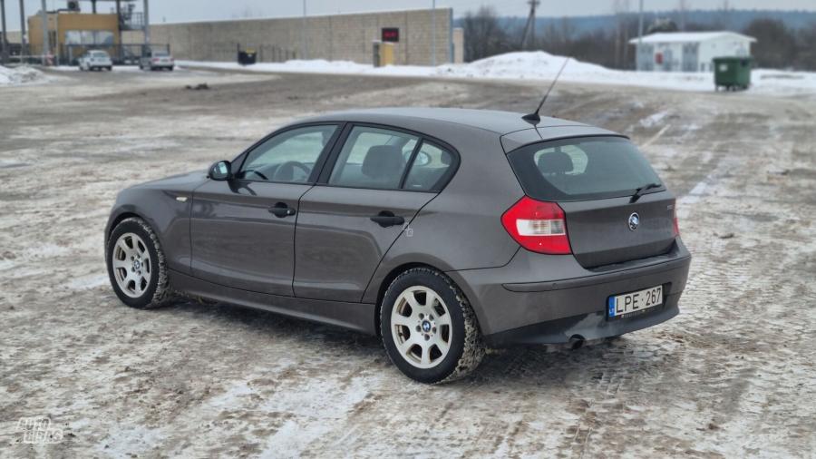 Brūns BMW 118 2006 Viļņa, ar dzinēja tilpumu 2.00 L un nobraukumu 281 tūkst. km par 1650 €, foto 5 vietnē AUTOMOTO.COM.LV