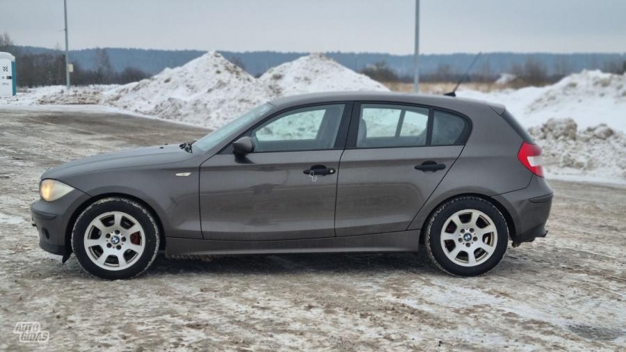Brūns BMW 118 2006 Viļņa, ar dzinēja tilpumu 2.00 L un nobraukumu 281 tūkst. km par 1650 €, foto 6 vietnē AUTOMOTO.COM.LV