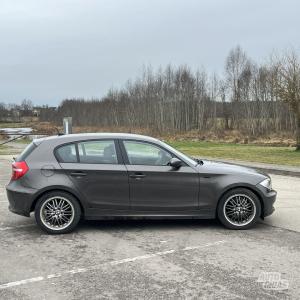 Brown BMW 118 2007 in Kelme, with an engine capacity of 2.00 L and mileage of 349 thousand km for 2499 €, photo 5 on AUTOMOTO.COM.LV