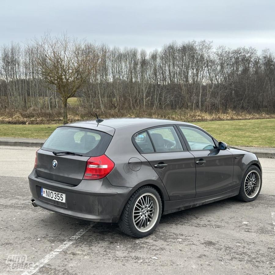 Brown BMW 118 2007 in Kelme, with an engine capacity of 2.00 L and mileage of 349 thousand km for 2499 €, photo 6 on AUTOMOTO.COM.LV