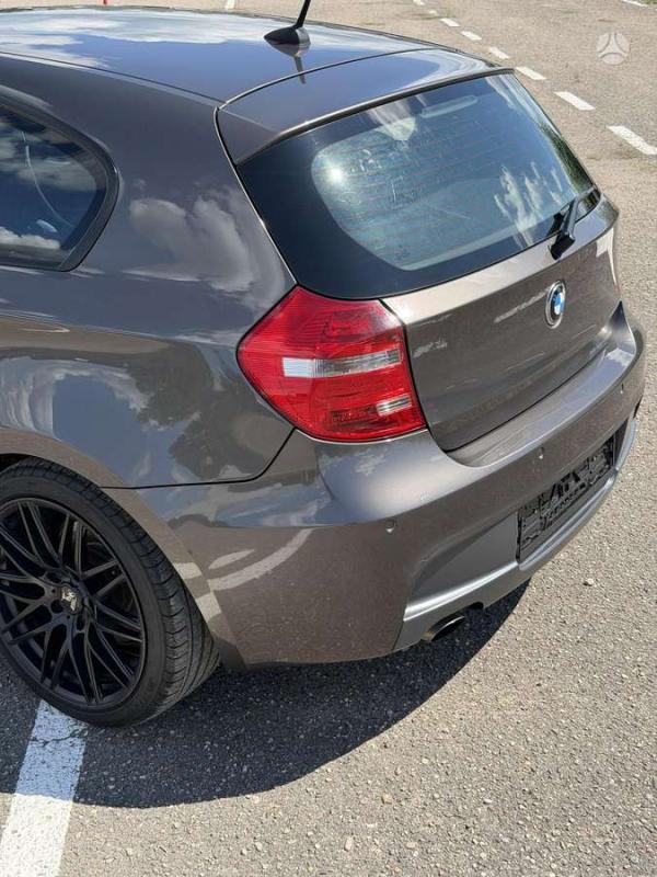 Brūns BMW 118 2007 Kėdainiai, ar dzinēja tilpumu 2.00 L un nobraukumu 264 tūkst. km par 3400 €, foto 5 vietnē AUTOMOTO.COM.LV