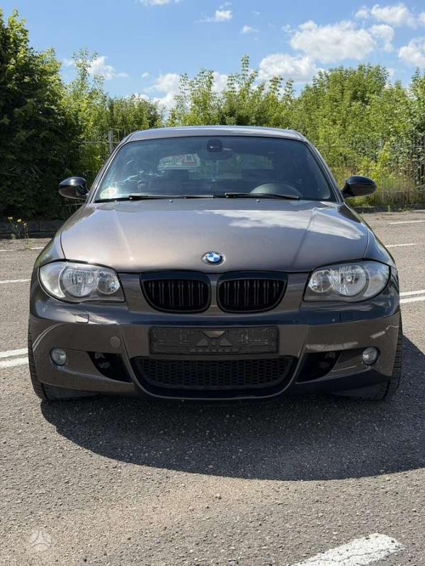 Brūns BMW 118 2007 Kėdainiai, ar dzinēja tilpumu 2.00 L un nobraukumu 264 tūkst. km par 3400 €, foto 9 vietnē AUTOMOTO.COM.LV