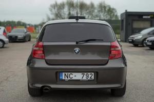 Brown BMW 118 2008 in Liepaja, with an engine capacity of 2.00 L and mileage of 220 thousand km for 5500 €, photo 3 on AUTOMOTO.COM.LV