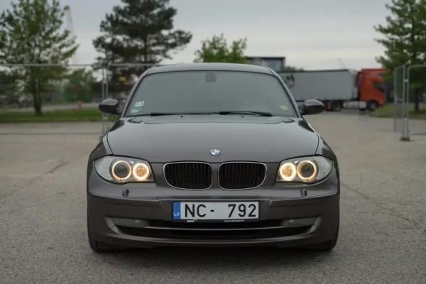 Brown BMW 118 2008 in Liepaja, with an engine capacity of 2.00 L and mileage of 220 thousand km for 5500 €, photo 5 on AUTOMOTO.COM.LV