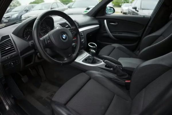 Brown BMW 118 2008 in Liepaja, with an engine capacity of 2.00 L and mileage of 220 thousand km for 5500 €, photo 7 on AUTOMOTO.COM.LV