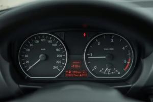 Brown BMW 118 2008 in Liepaja, with an engine capacity of 2.00 L and mileage of 220 thousand km for 5500 €, photo 14 on AUTOMOTO.COM.LV