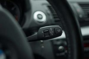 Brown BMW 118 2008 in Liepaja, with an engine capacity of 2.00 L and mileage of 220 thousand km for 5500 €, photo 17 on AUTOMOTO.COM.LV