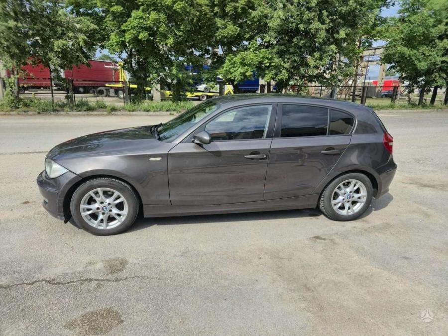 Brūns BMW 118 2008 Kauņa, ar dzinēja tilpumu 2.00 L un nobraukumu 421 tūkst. km par 4200 €, foto 6 vietnē AUTOMOTO.COM.LV