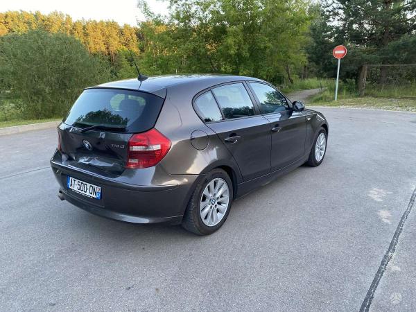 Brown BMW 118 2009 in Anyksciai, with an engine capacity of 2.00 L and mileage of 300 thousand km for 2199 €, photo 3 on AUTOMOTO.COM.LV