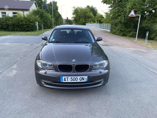 Brown BMW 118 2009 in Anyksciai, with an engine capacity of 2.00 L and mileage of 300 thousand km for 2199 €, photo 5 on AUTOMOTO.COM.LV