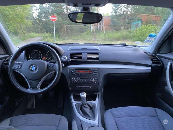 Brown BMW 118 2009 in Anyksciai, with an engine capacity of 2.00 L and mileage of 300 thousand km for 2199 €, photo 9 on AUTOMOTO.COM.LV