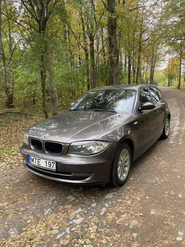 Brūns BMW 118 2009 Jonava, ar dzinēja tilpumu 2.00 L un nobraukumu 314 tūkst. km par 2950 €, foto 4 vietnē AUTOMOTO.COM.LV