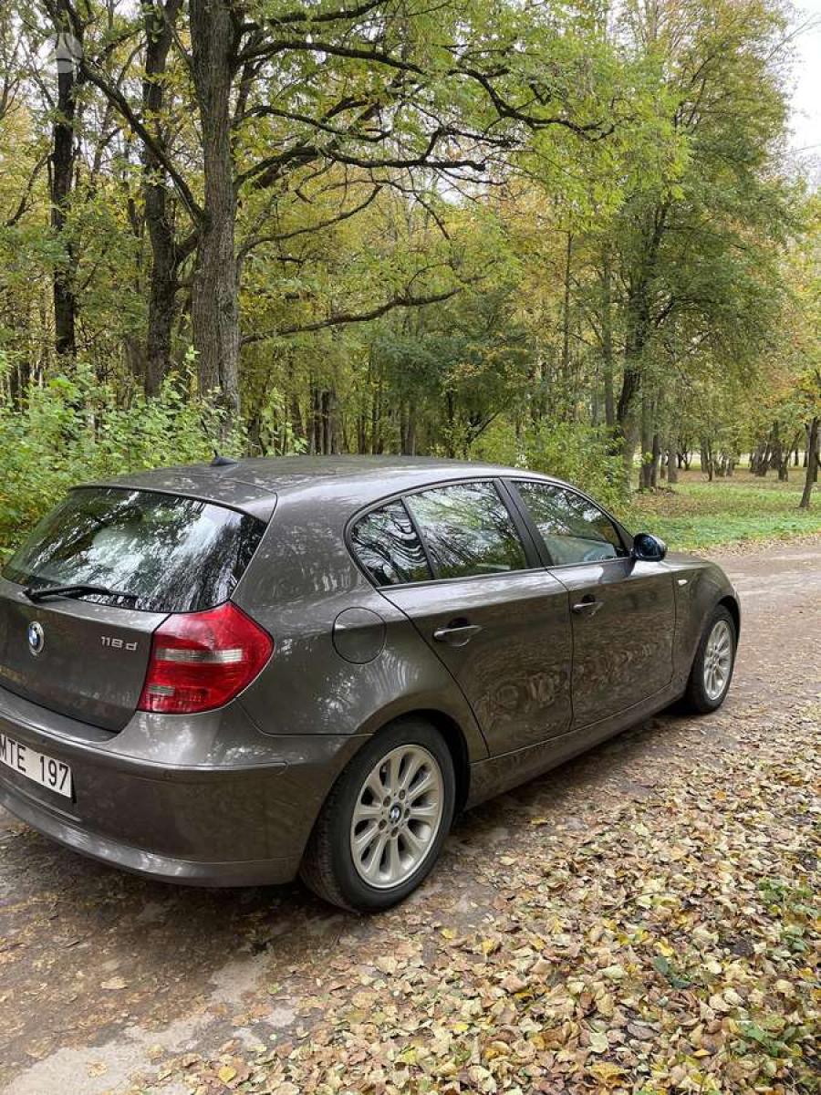Brūns BMW 118 2009 Jonava, ar dzinēja tilpumu 2.00 L un nobraukumu 314 tūkst. km par 2950 €, foto 7 vietnē AUTOMOTO.COM.LV