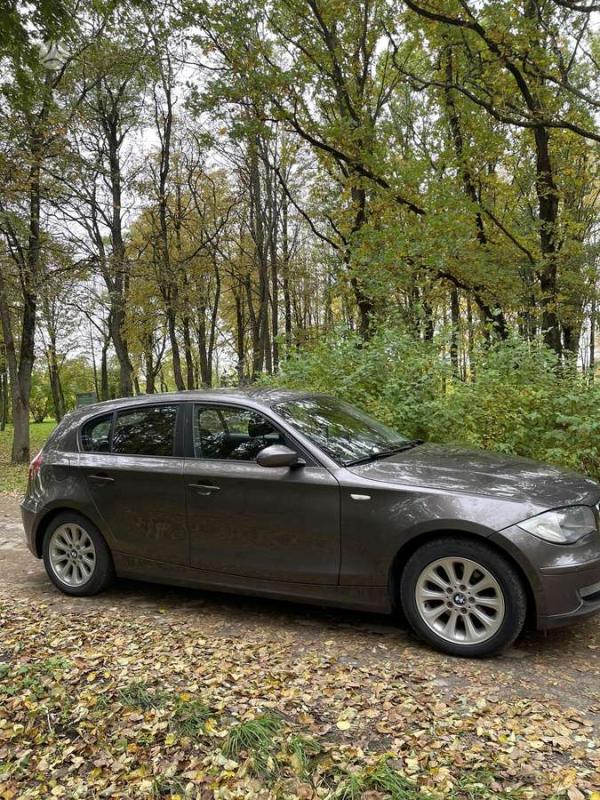 Brūns BMW 118 2009 Jonava, ar dzinēja tilpumu 2.00 L un nobraukumu 314 tūkst. km par 2950 €, foto 7 vietnē AUTOMOTO.COM.LV