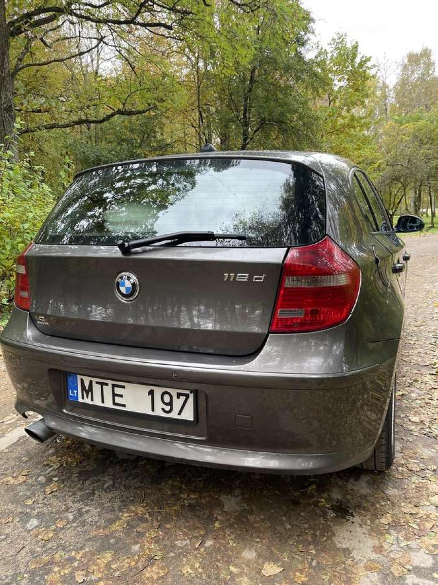 Brūns BMW 118 2009 Jonava, ar dzinēja tilpumu 2.00 L un nobraukumu 314 tūkst. km par 2950 €, foto 9 vietnē AUTOMOTO.COM.LV