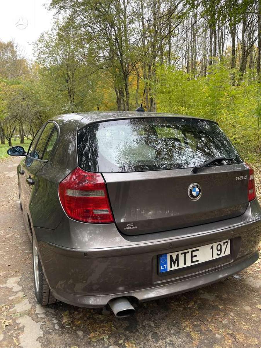 Brūns BMW 118 2009 Jonava, ar dzinēja tilpumu 2.00 L un nobraukumu 314 tūkst. km par 2950 €, foto 10 vietnē AUTOMOTO.COM.LV