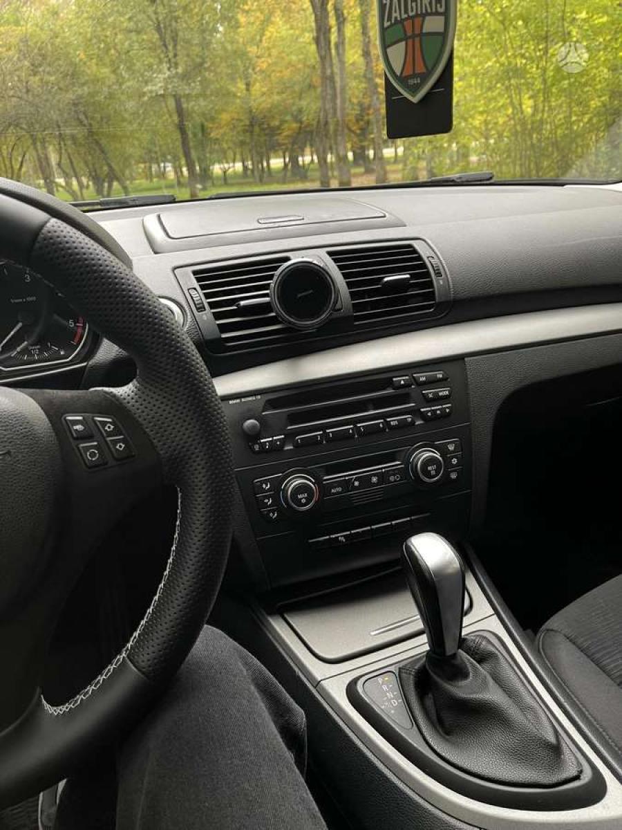 Brūns BMW 118 2009 Jonava, ar dzinēja tilpumu 2.00 L un nobraukumu 314 tūkst. km par 2950 €, foto 17 vietnē AUTOMOTO.COM.LV