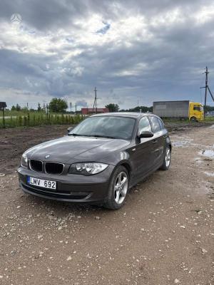 Brūns BMW 118 2009 Viļņa, ar dzinēja tilpumu 2.00 L un nobraukumu 426 tūkst. km par 3000 €, foto  vietnē AUTOMOTO.COM.LV