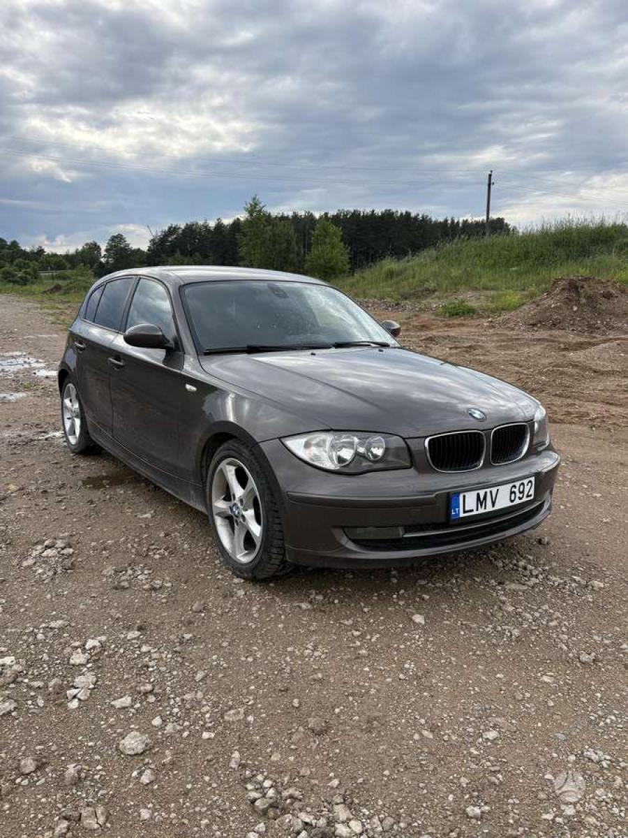 Brūns BMW 118 2009 Viļņa, ar dzinēja tilpumu 2.00 L un nobraukumu 426 tūkst. km par 3000 €, foto 4 vietnē AUTOMOTO.COM.LV
