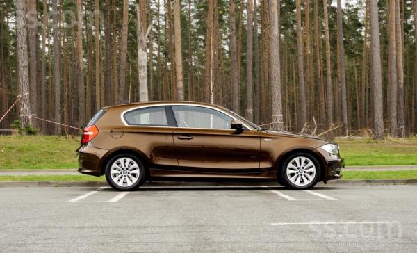 Brūns BMW 118 2011 Rīga, ar dzinēja tilpumu 2.00 L un nobraukumu 226 tūkst. km par 4990 €, foto 9 vietnē AUTOMOTO.COM.LV