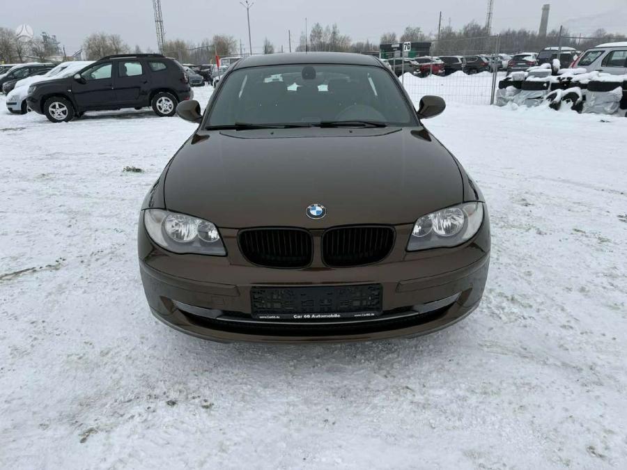 Brown BMW 118 2011 in Marijampole, with an engine capacity of 2.00 L and mileage of 216 thousand km for 3900 €, photo 7 on AUTOMOTO.COM.LV