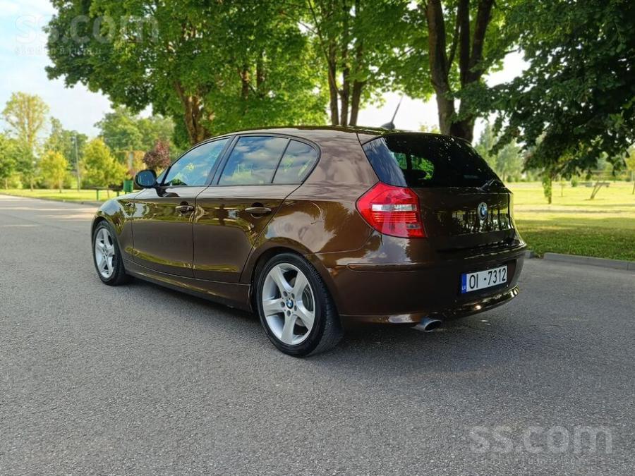 Brown BMW 118 2011 in Bauska, with an engine capacity of 2.00 L and mileage of 231 thousand km for 5299 €, photo 4 on AUTOMOTO.COM.LV