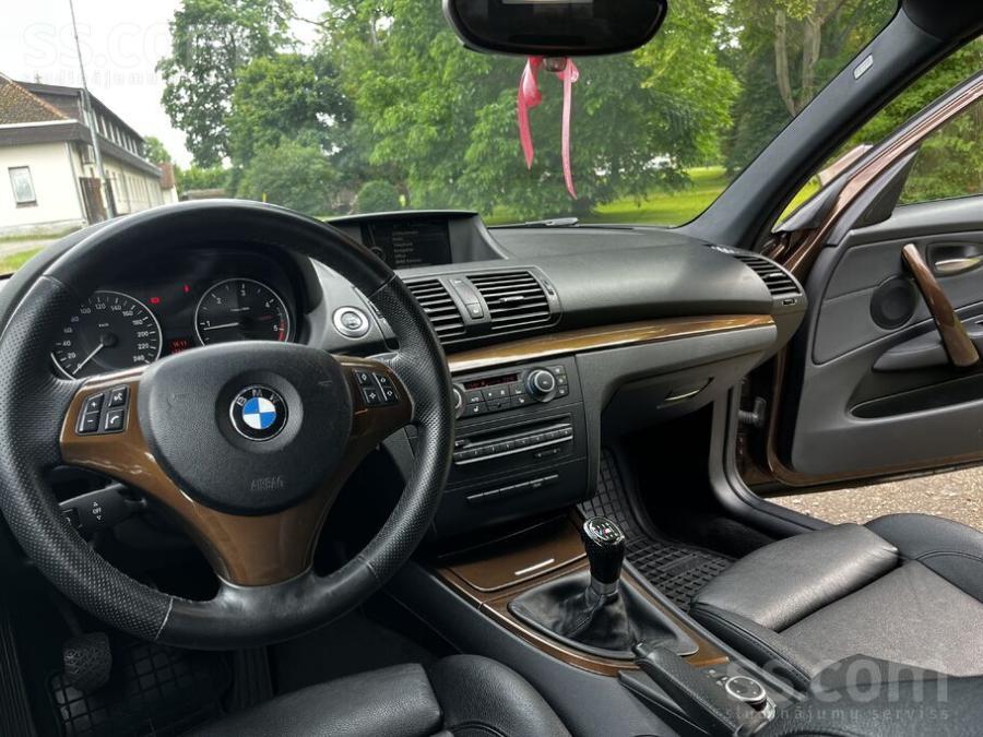 Brown BMW 118 2011 in Riga, with an engine capacity of 2.00 L and mileage of 317 thousand km for 5199 €, photo 14 on AUTOMOTO.COM.LV