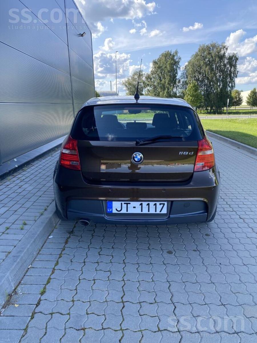 Brown BMW 118 2011 in Tukums, with an engine capacity of 2.00 L and mileage of 190 thousand km for 5190 €, photo 4 on AUTOMOTO.COM.LV