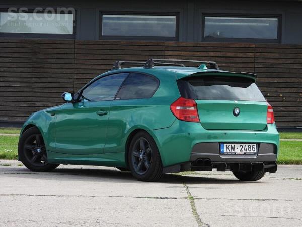 Green BMW 118 2008 in Riga, with an engine capacity of 2.00 L and mileage of 306 thousand km for 6500 €, photo 5 on AUTOMOTO.COM.LV