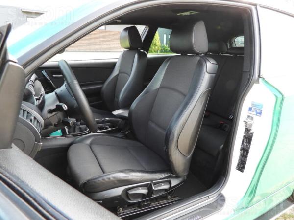 Green BMW 118 2008 in Riga, with an engine capacity of 2.00 L and mileage of 306 thousand km for 6500 €, photo 9 on AUTOMOTO.COM.LV