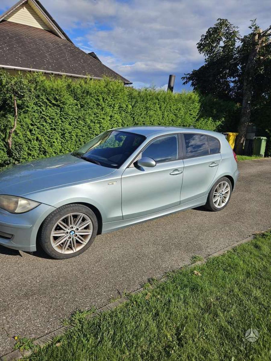Green BMW 118 2007 in Utena, with an engine capacity of 2.00 L and mileage of 317 thousand km for 3000 €, photo 3 on AUTOMOTO.COM.LV