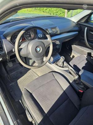 Green BMW 118 2007 in Utena, with an engine capacity of 2.00 L and mileage of 317 thousand km for 3000 €, photo 6 on AUTOMOTO.COM.LV
