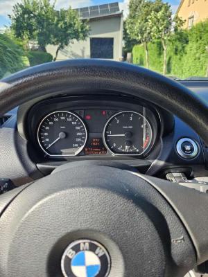 Green BMW 118 2007 in Utena, with an engine capacity of 2.00 L and mileage of 317 thousand km for 3000 €, photo 8 on AUTOMOTO.COM.LV