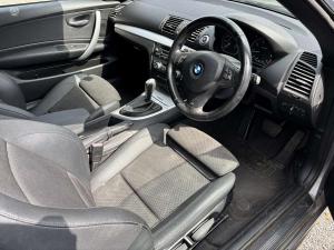 Grey BMW 118 2009 in Riga, with an engine capacity of 2.00 L and mileage of 196 thousand km for 2000 €, photo 6 on AUTOMOTO.COM.LV