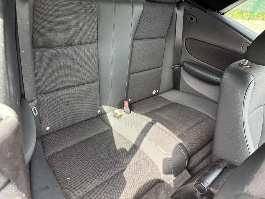 Grey BMW 118 2009 in Riga, with an engine capacity of 2.00 L and mileage of 196 thousand km for 2000 €, photo 8 on AUTOMOTO.COM.LV