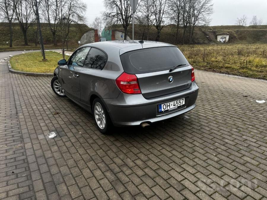Grey BMW 118 2008 in Daugavpils, with an engine capacity of 2.00 L and mileage of 281 thousand km for 3450 €, photo 4 on AUTOMOTO.COM.LV