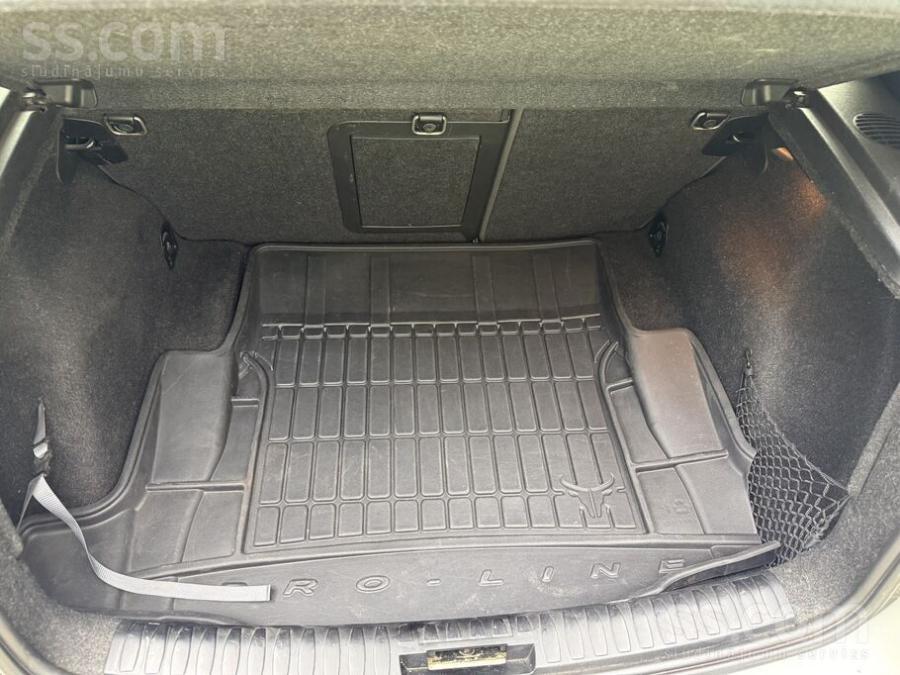 Grey BMW 118 2008 in Riga, with an engine capacity of 2.00 L and mileage of 275 thousand km for 3150 €, photo 12 on AUTOMOTO.COM.LV