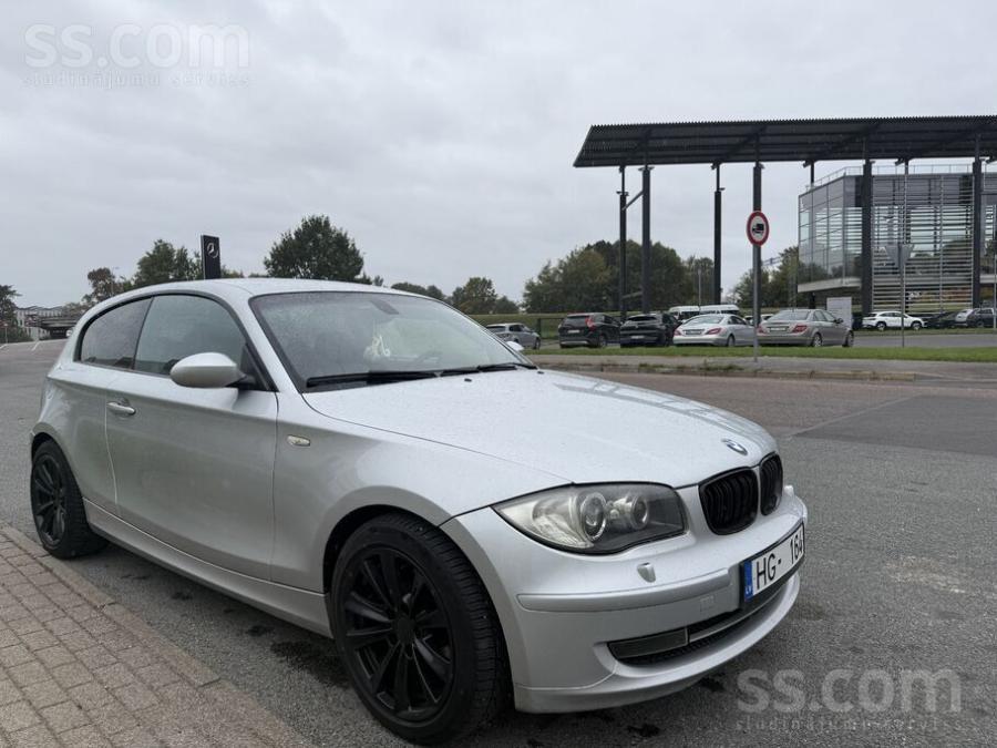 Grey BMW 118 2008 in Riga, with an engine capacity of 2.00 L and mileage of 275 thousand km for 3150 €, photo 16 on AUTOMOTO.COM.LV