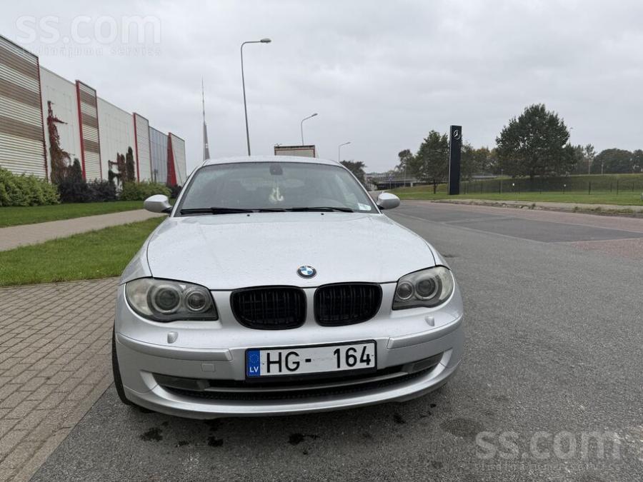 Grey BMW 118 2008 in Riga, with an engine capacity of 2.00 L and mileage of 275 thousand km for 3150 €, photo 17 on AUTOMOTO.COM.LV