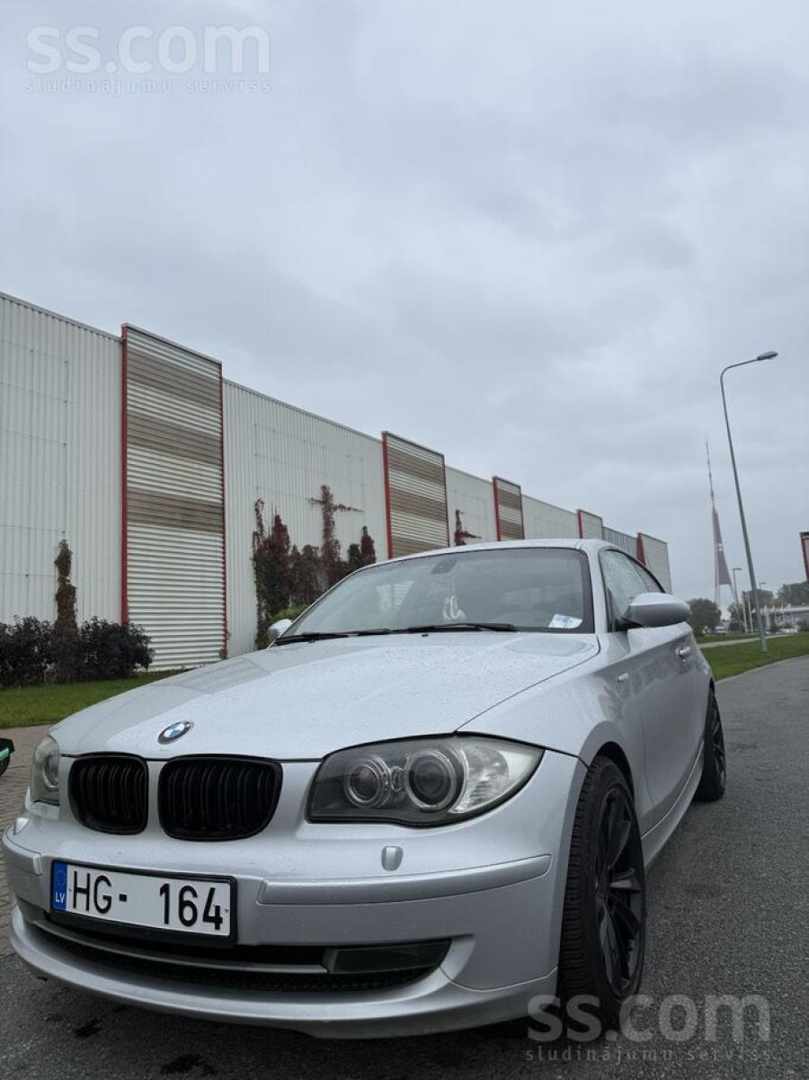 Grey BMW 118 2008 in Riga, with an engine capacity of 2.00 L and mileage of 275 thousand km for 3150 €, photo 18 on AUTOMOTO.COM.LV