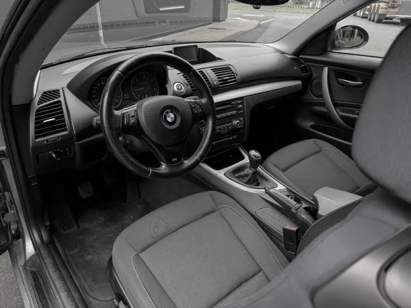 Pelēks BMW 118 2009 Jelgava, ar dzinēja tilpumu 2.00 L un nobraukumu 285 tūkst. km par 2995 €, foto 10 vietnē AUTOMOTO.COM.LV