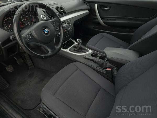 Pelēks BMW 118 2010 Liepāja, ar dzinēja tilpumu 2.00 L un nobraukumu 264 tūkst. km par 3290 €, foto 10 vietnē AUTOMOTO.COM.LV