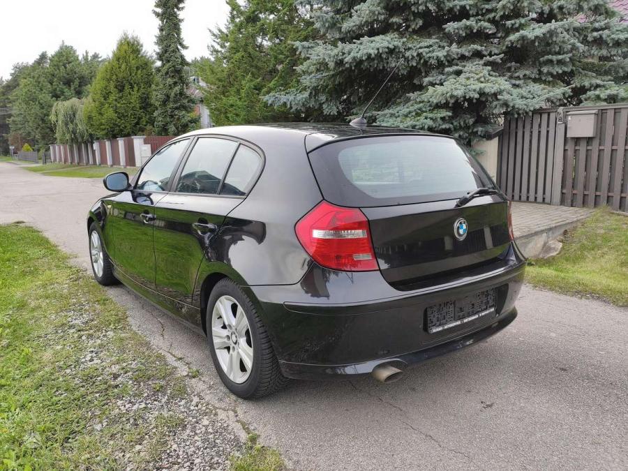 Grey BMW 118 2010 in Panevezys, with an engine capacity of 2.00 L and mileage of 260 thousand km for 2700 €, photo 5 on AUTOMOTO.COM.LV