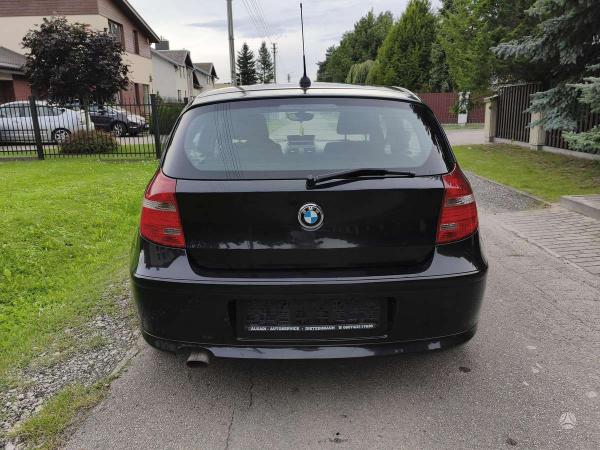 Grey BMW 118 2010 in Panevezys, with an engine capacity of 2.00 L and mileage of 260 thousand km for 2700 €, photo 6 on AUTOMOTO.COM.LV